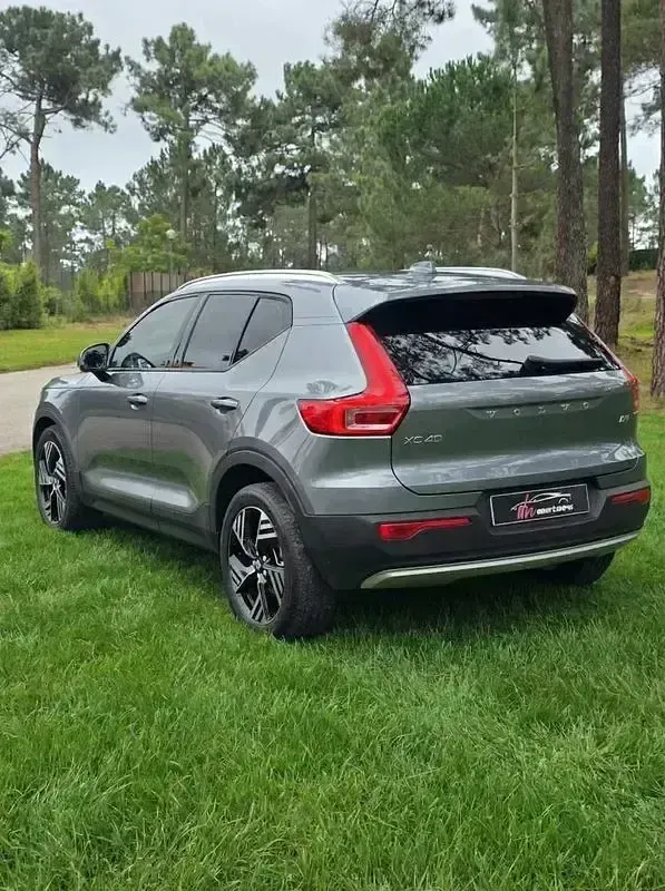 Usado Volvo XC40 150 HP (2019) em Setúbal - € 22.950 | AutoUncle