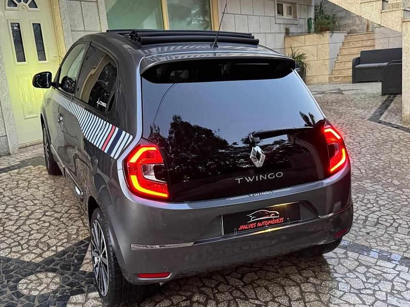 Usado 2019 Renault Twingo 90 HP Citadino – 4770 Telhado (Stand) – € 12. ...