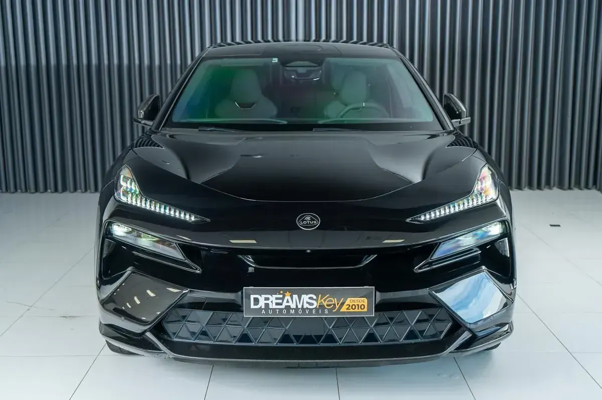 Usado Lotus Eletre 918 HP (2025) em Guimarães - € 96.900 | AutoUncle