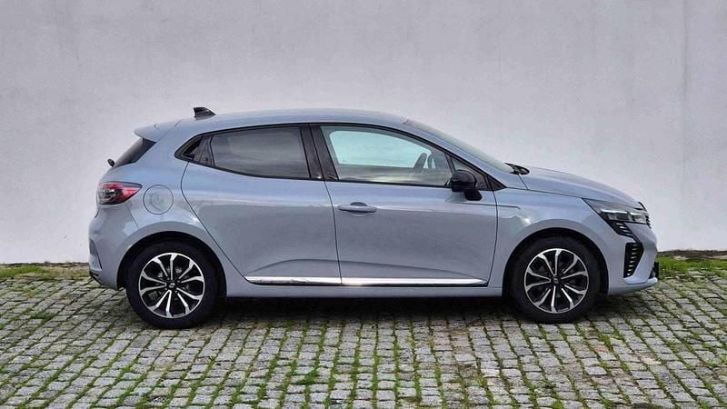 Usado 2024 Renault Clio V Techno 101 HP – 4425 Maia (Stand) – € 18.900 ...