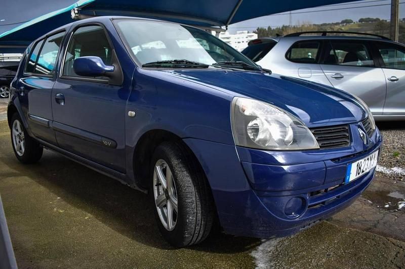 Usado 2004 Renault Clio II 75 HP – 4435 Rio Tinto (Stand) – € 1.950 ...