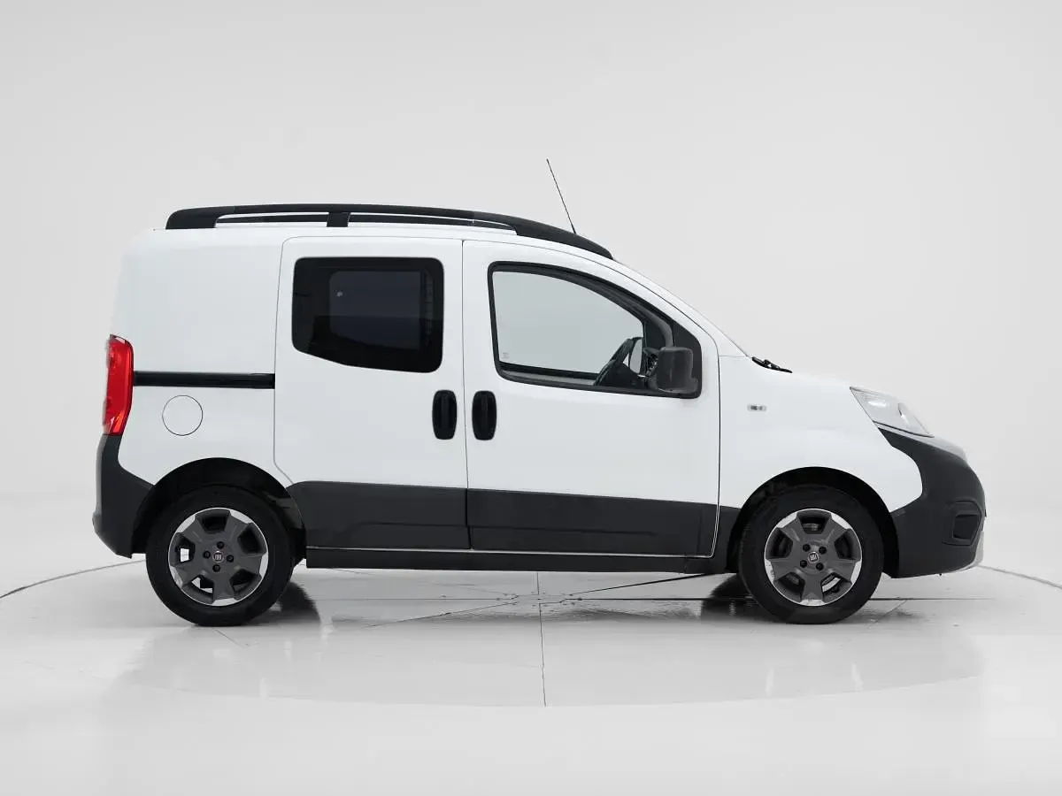 Usado Fiat Fiorino 95 HP (2018) em Fátima - € 5.640 | AutoUncle