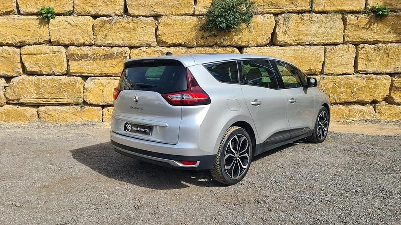 Usado 2019 Renault Scénic IV Intens 120 HP Monovolume – 2745 Lisboa ...