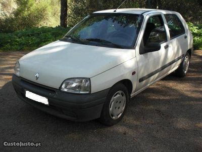 Renault Clio usados: 80+ para venda (24h) - AutoUncle