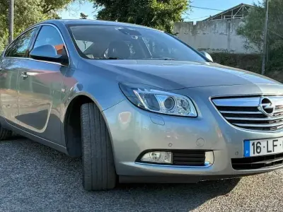 Opel Insignia do ano 2010 – Confira preços de 27 carros usados