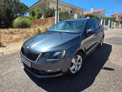 Sedan – Skoda Octavia | Preço desde €3.000 • 25 carros usados