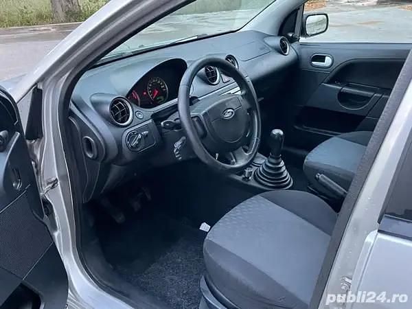 VÂNDUT Utilizat 2005 Ford Fiesta Finesse 70 CP Hatchback – Hunedoara ...