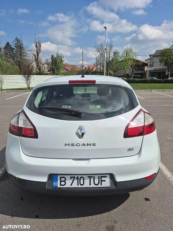 Second-hand 2015 Renault Mégane III Expression 95 CP Hatchback ...