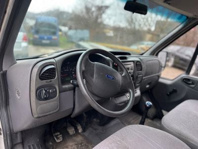 21 Ford Transit 2006 second-hand de vânzare - AutoUncle