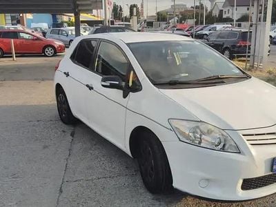 Toyota Auris carburant benzină second-hand - AutoUncle