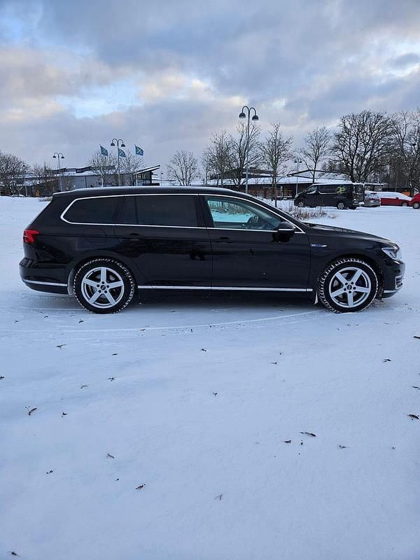 Begagnad 2017 VW Passat GTE 218 HK Kombi – 69141 Karlskoga (Företag ...