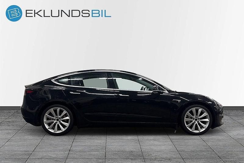 Begagnad 2019 Tesla Model 3 Long Range AWD 462 HK Sedan – Västra ...