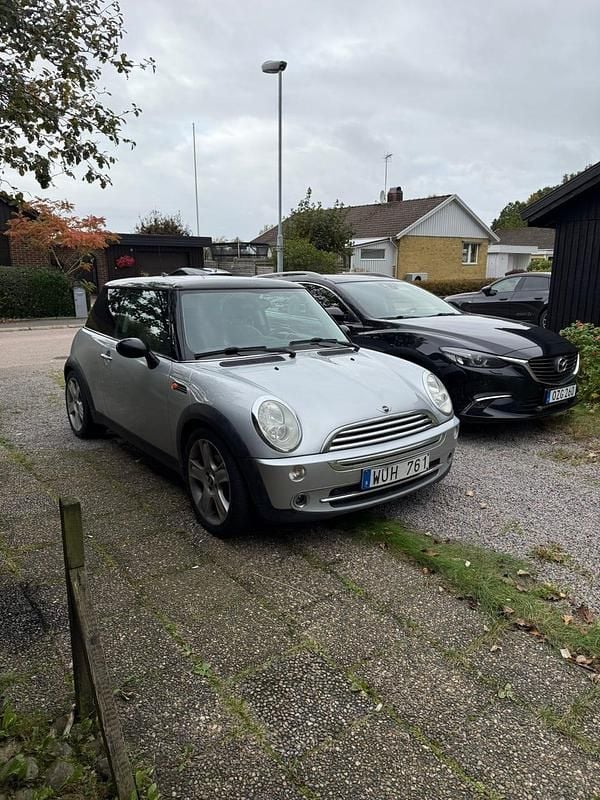 Begagnad 2005 Mini Cooper 116 HK Halvkombi – 30576 Getinge (Företag ...