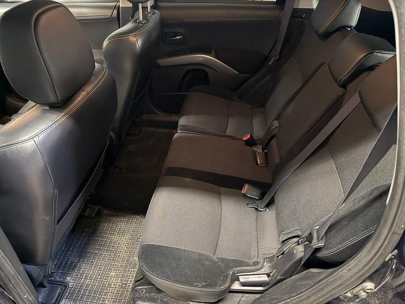 Begagnad 2011 Mitsubishi Outlander 156 HK SUV – 83392 Strömsund ...