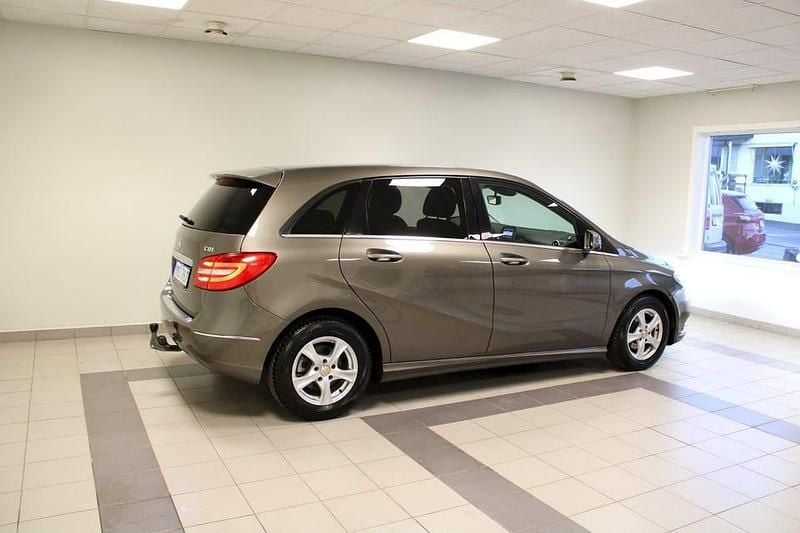 Begagnad 2013 Mercedes B180 109 HK Minibuss – 57439 Sturegatan D ...