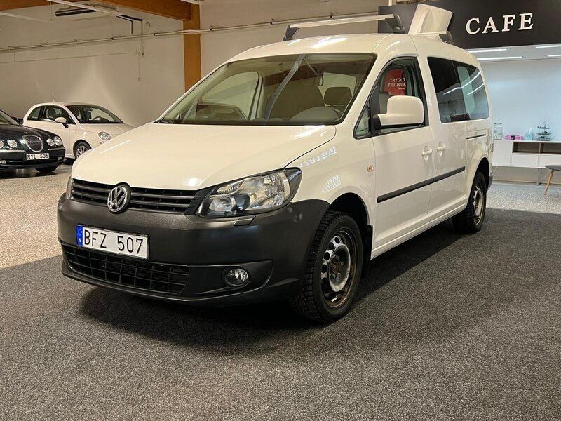 VW Caddy Maxi Life begagnad - 65 till salu - AutoUncle