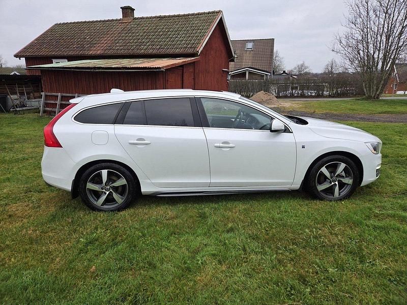 Begagnad 2015 Volvo V60 Ocean Race 181 HK Kombi – Jönköping (Privat ...