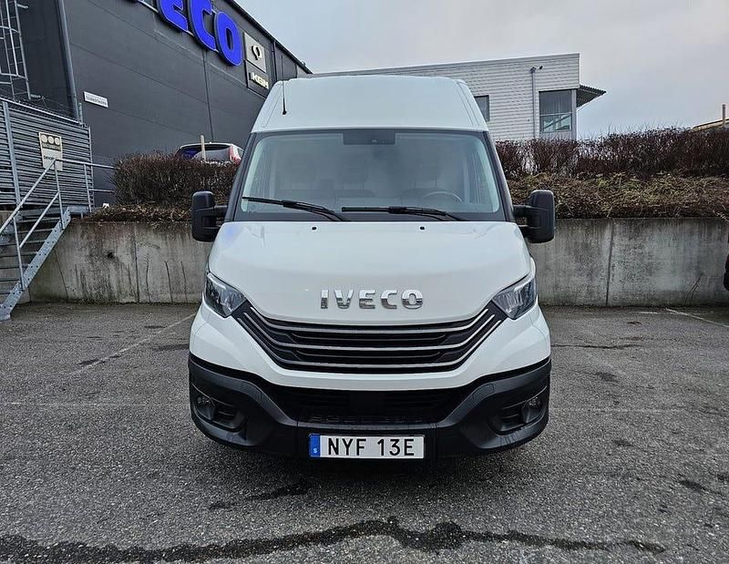 Begagnad 2022 Iveco Daily 136 HK Van – 42130 Ingela Gathenhielms gata ...