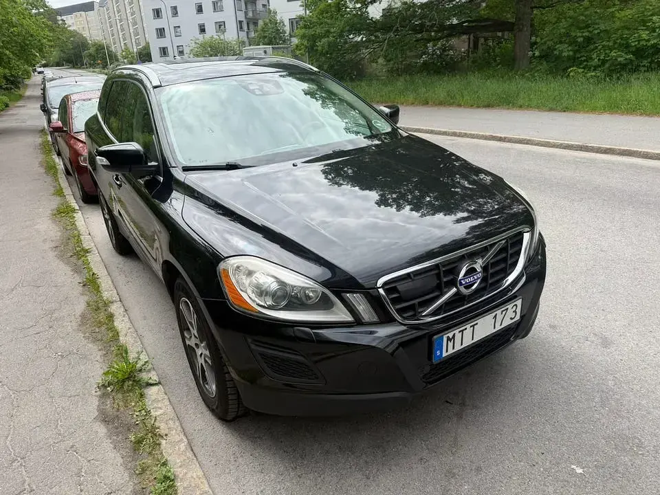 Begagnad Volvo XC60 215 HK (2013) i Hässelby - 105 000 kr | AutoUncle