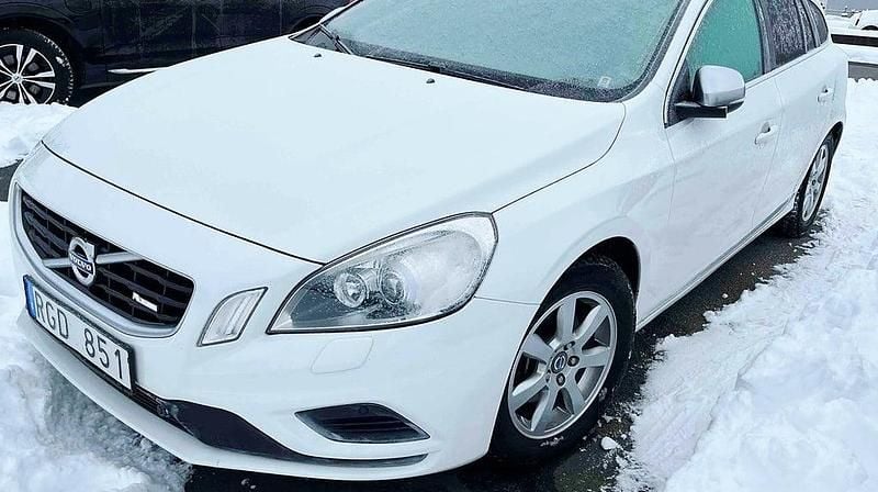 Begagnad 2012 Volvo V60 R-Design 163 HK Kombi – Jönköping (Företag ...