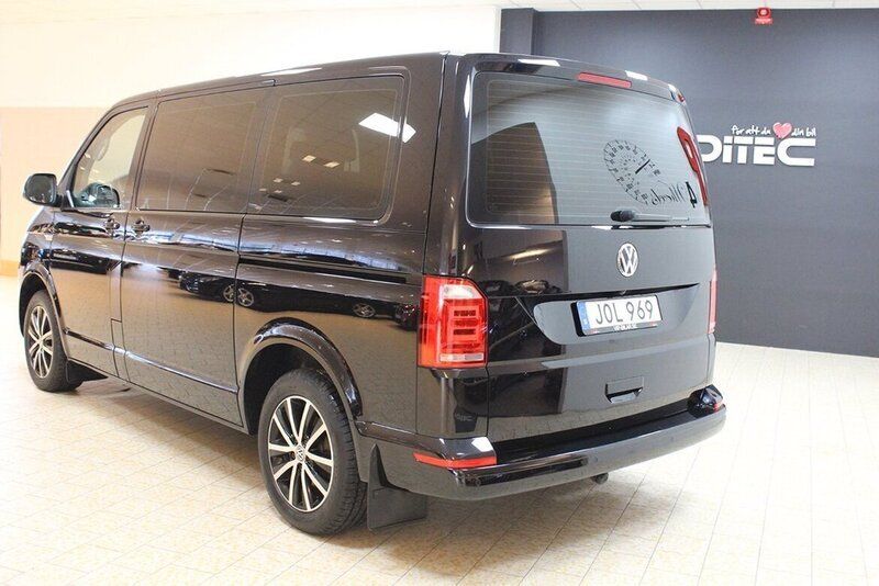 VW Multivan begagnad - 74 till salu - AutoUncle