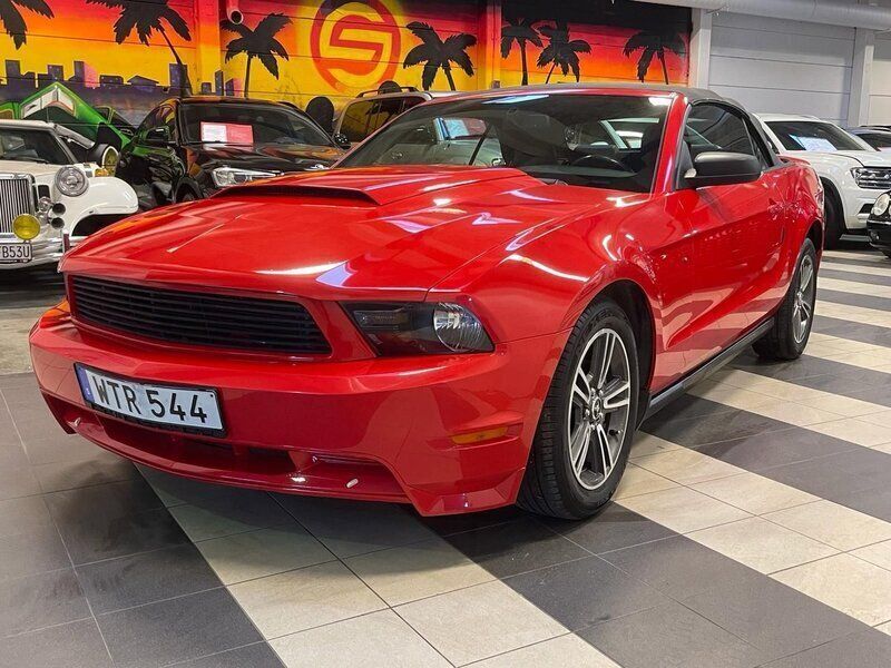 Såld Ford Mustang V6 Convertible-N., begagnad 2010, 14 200 mil i HUDDINGE