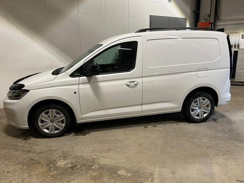 Begagnad 2023 VW Caddy 122 HK Minibuss – 70117 Skomaskinsgatan , Örebro ...