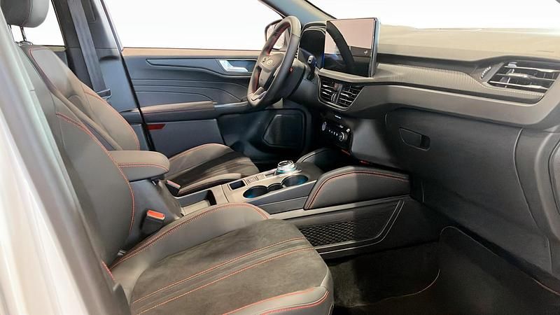 Ny 2025 Ford Kuga ST-Line X 243 HK SUV – 26272 Helsingborgsvägen ...