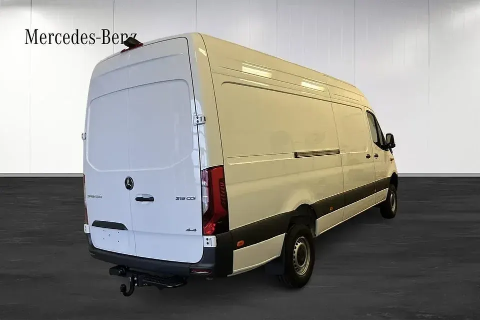 Ny Mercedes Sprinter 190 HK (2026) i Besiktningsvägen , Luleå - 910 150 ...