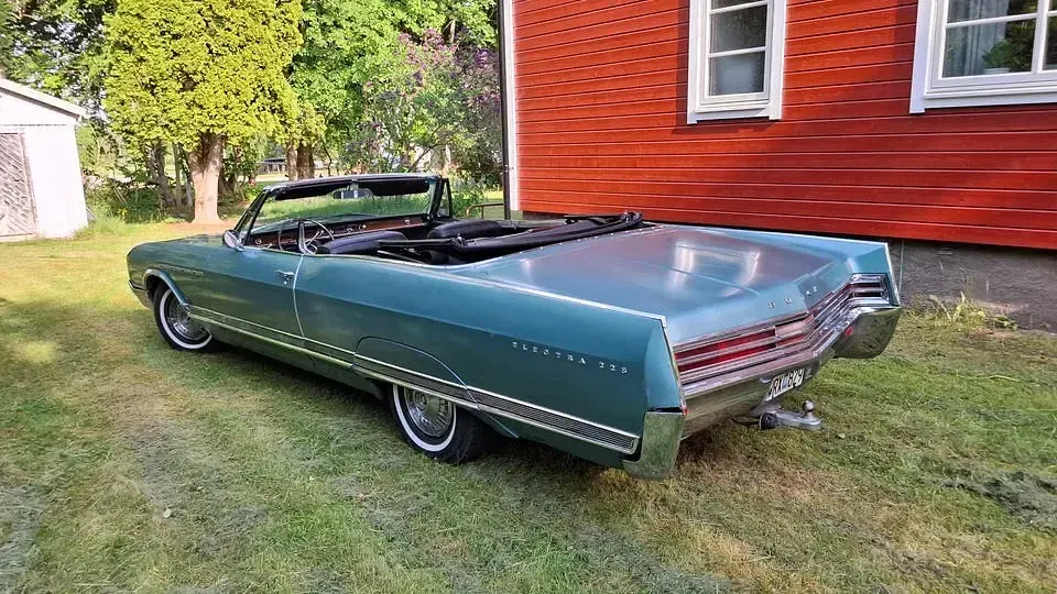 Begagnad Buick Electra 225 330 HK (1965) i Ryssby - 239 000 kr | AutoUncle
