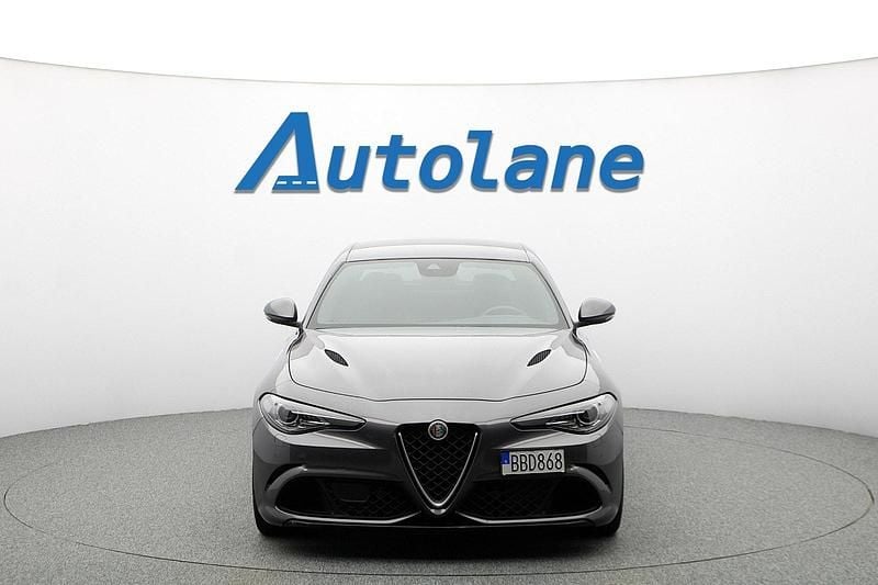 Begagnad 2018 Alfa Romeo Giulia Quadrifoglio 510 HK Sedan – 442 45 Kungälv (Företag) – 559 900 ...