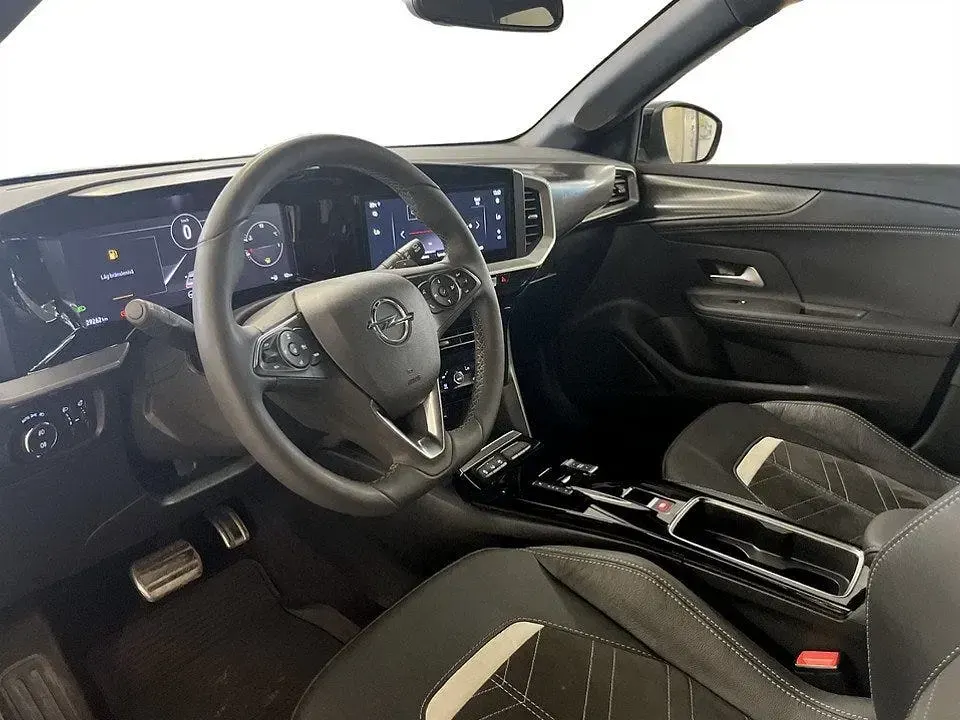 Begagnad Opel Mokka Ultimate 131 HK (2024) i , VÄLLINGBY - 229 900 kr ...
