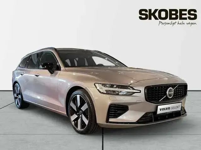 Begagnad Volvo V60 349 HK (2026) i Västervik - 569 600 kr | AutoUncle