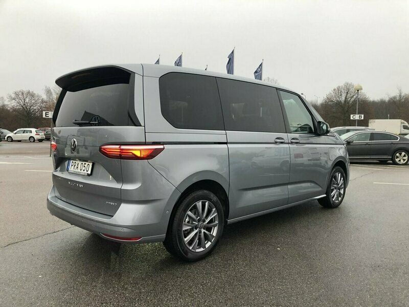 VW Multivan begagnad - 151 till salu - AutoUncle