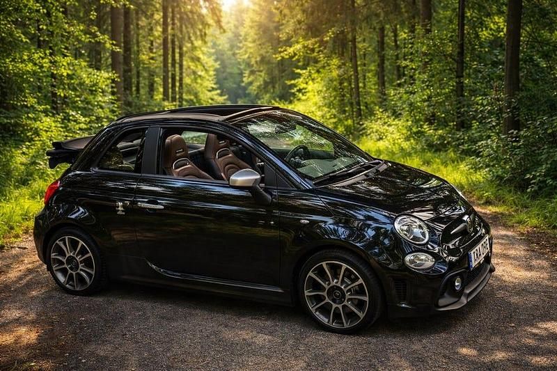 Begagnad 2022 Abarth 595C 185 HK Cab – 14250 Skogås (Företag) – 245 900 ...