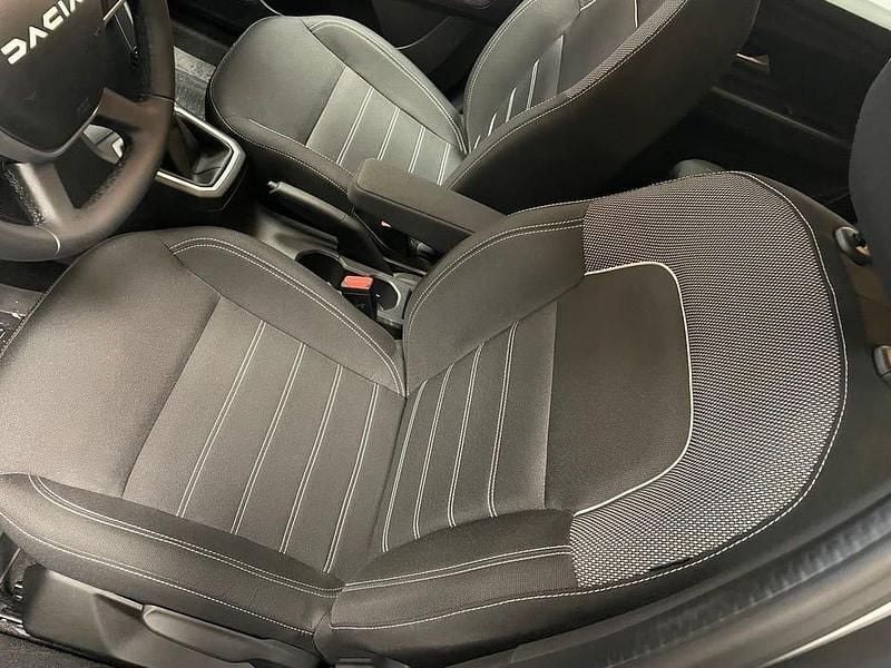 Begagnad 2023 Dacia Jogger Expression 112 HK Minibuss – 77128 Bilvägen ...