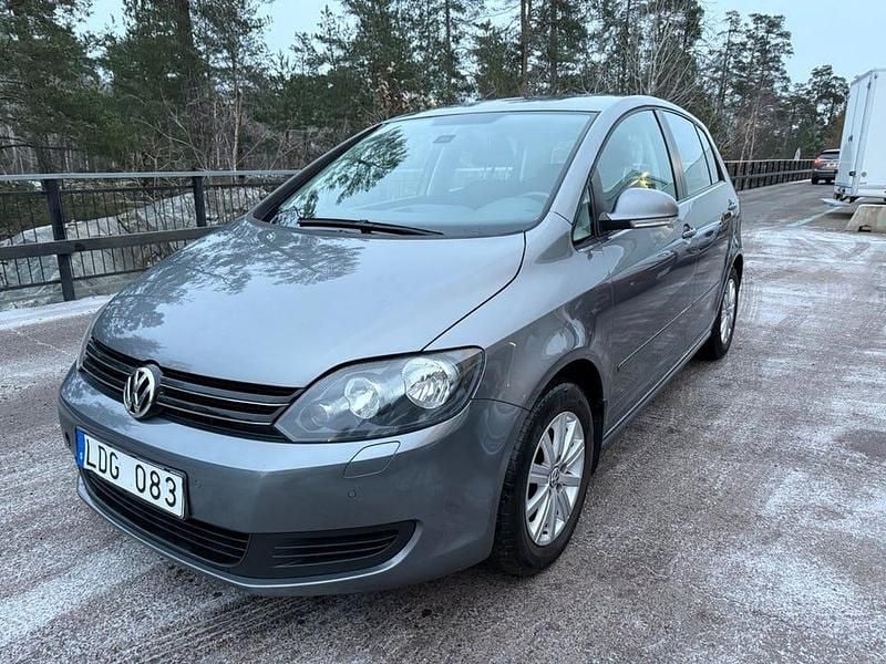 Begagnad 2011 VW Golf Plus Cross 122 HK Minibuss – 17677 ...