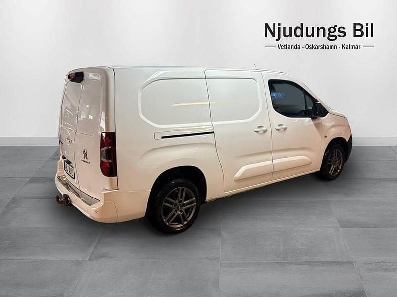 Begagnad 2021 Peugeot Partner 131 HK Minibuss – 57422 Östra Nygatan ...