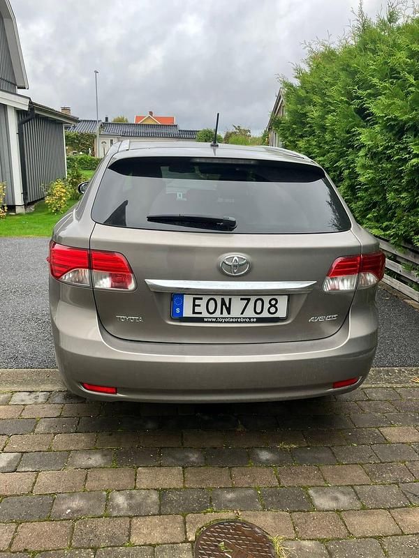 Begagnad 2015 Toyota Avensis 147 HK Kombi – 70360 Örebro (Företag ...