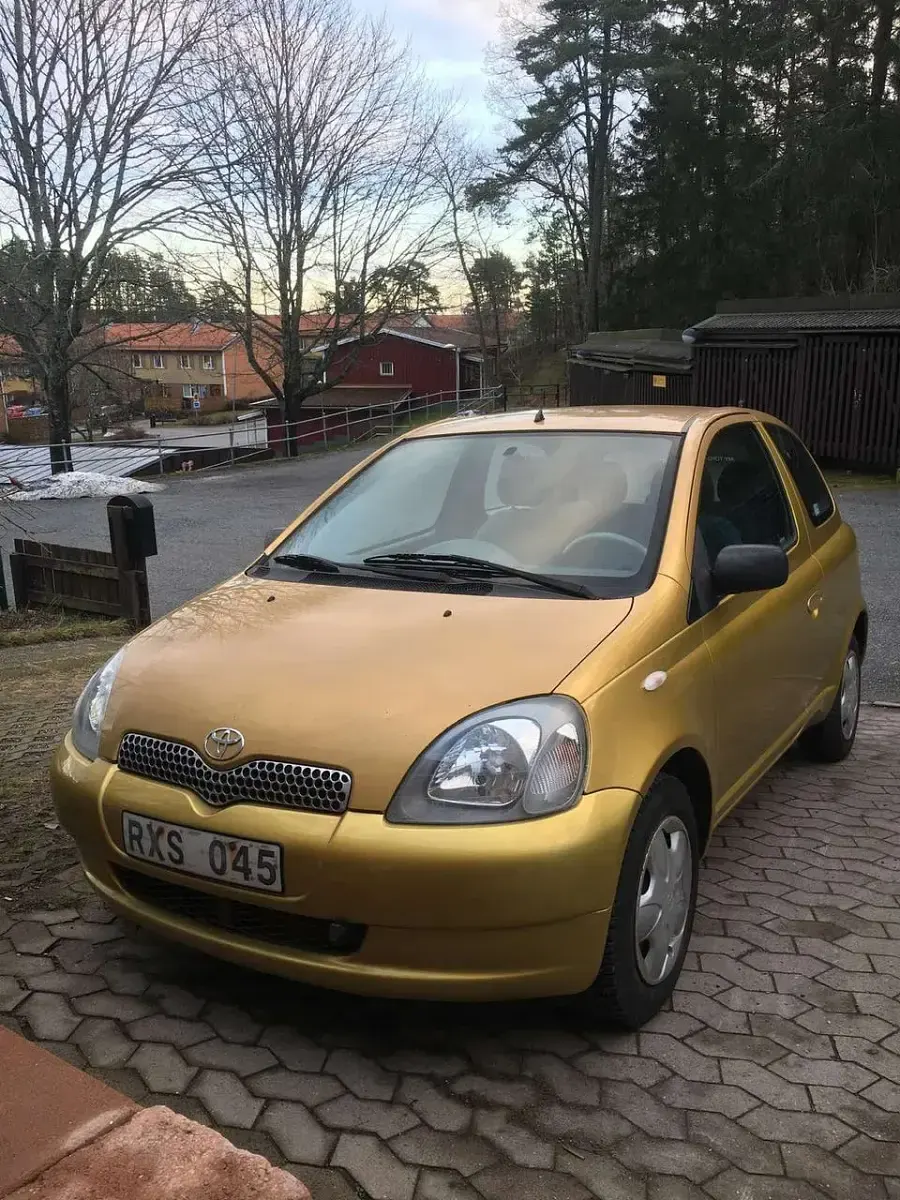 Begagnad Toyota Yaris 68 HK (2000) i Järfälla - 14 000 kr | AutoUncle