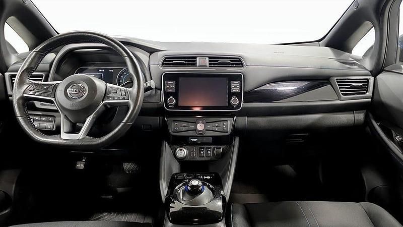 Begagnad 2022 Nissan Leaf N-Connecta 150 HK Halvkombi – 45176 ...