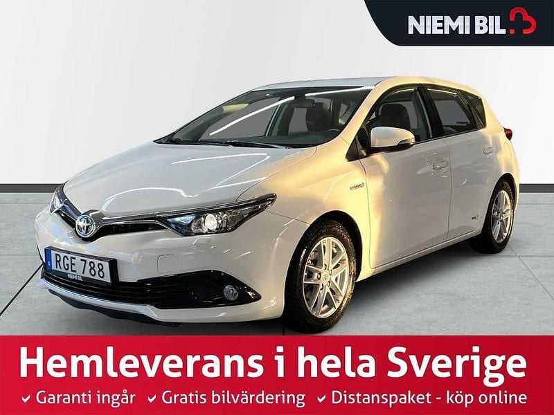 Begagnad 2016 Toyota Auris Hybrid Active 136 HK Halvkombi ...
