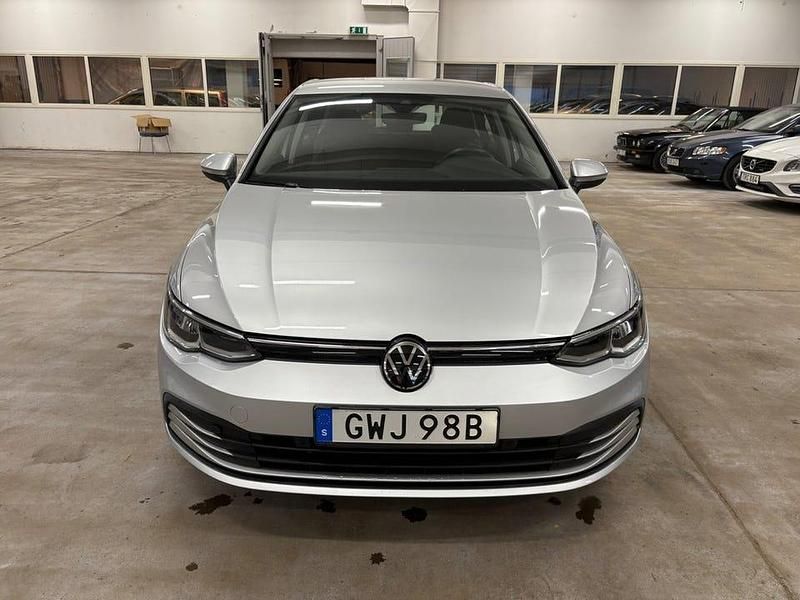 Begagnad 2022 VW Golf VIII 131 HK Halvkombi – Västra Götaland (Företag ...