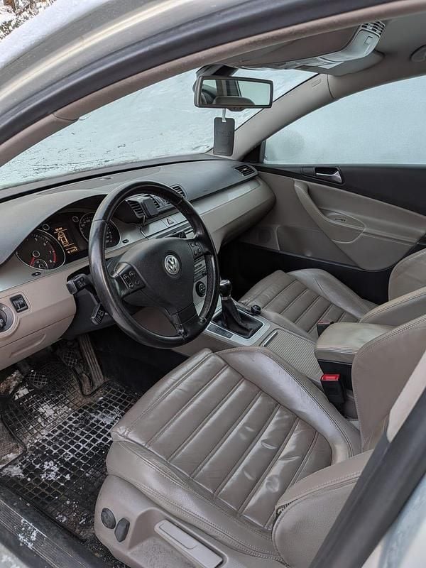 Begagnad 2009 VW Passat 150 HK Kombi – 74194 Knivsta (Företag) – 7 000 ...