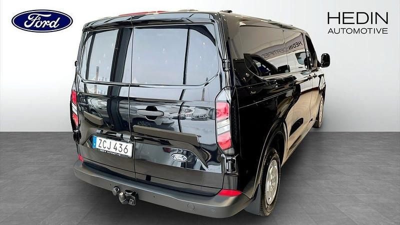 Ny 2025 Ford Transit Custom Trend 136 HK Van – 43437 Magasinsgatan ...