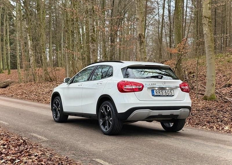 Begagnad 2018 Mercedes GLA200 156 HK SUV – 23351 Verkstadsgatan ...