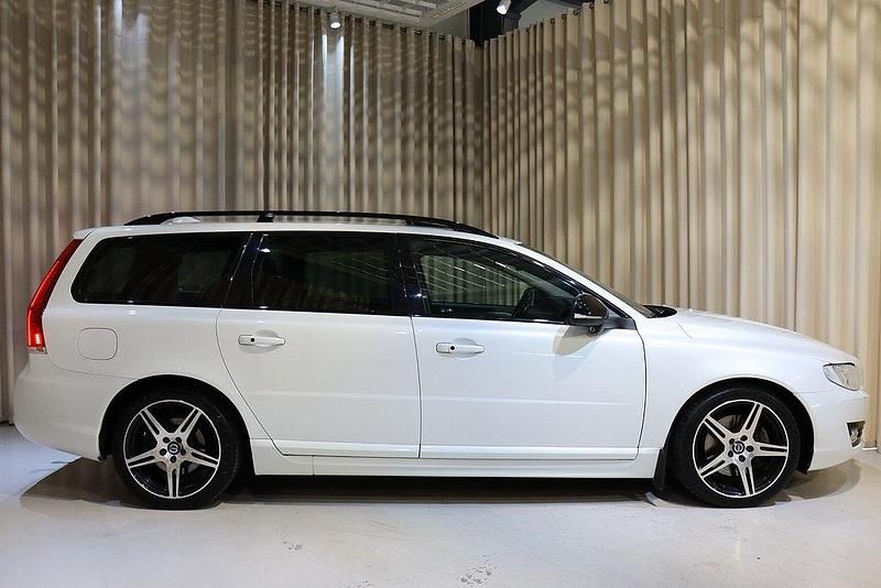 Begagnad 2015 Volvo V70 Standard 181 HK Kombi – 26776 Ekeby (Företag ...
