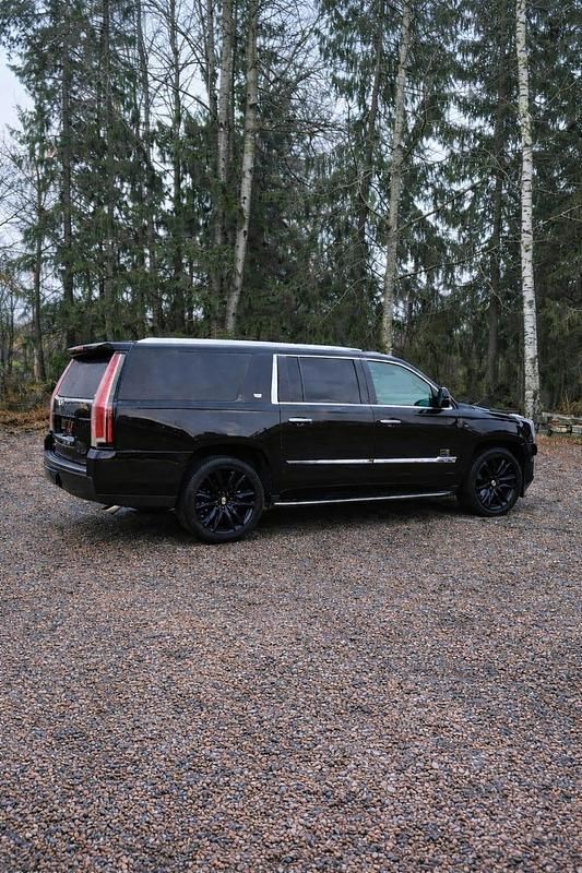 Begagnad 2016 Cadillac Escalade 426 HK SUV – 81845 Hedesunda (Företag ...