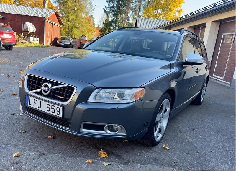 Begagnad 2011 Volvo V70 R-Design 179 HK Kombi – Uppsala (Privat) – 94 ...