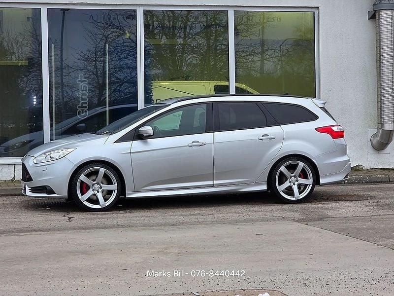 Begagnad 2013 Ford Focus ST 250 HK Kombi – Västra Götaland (Företag ...